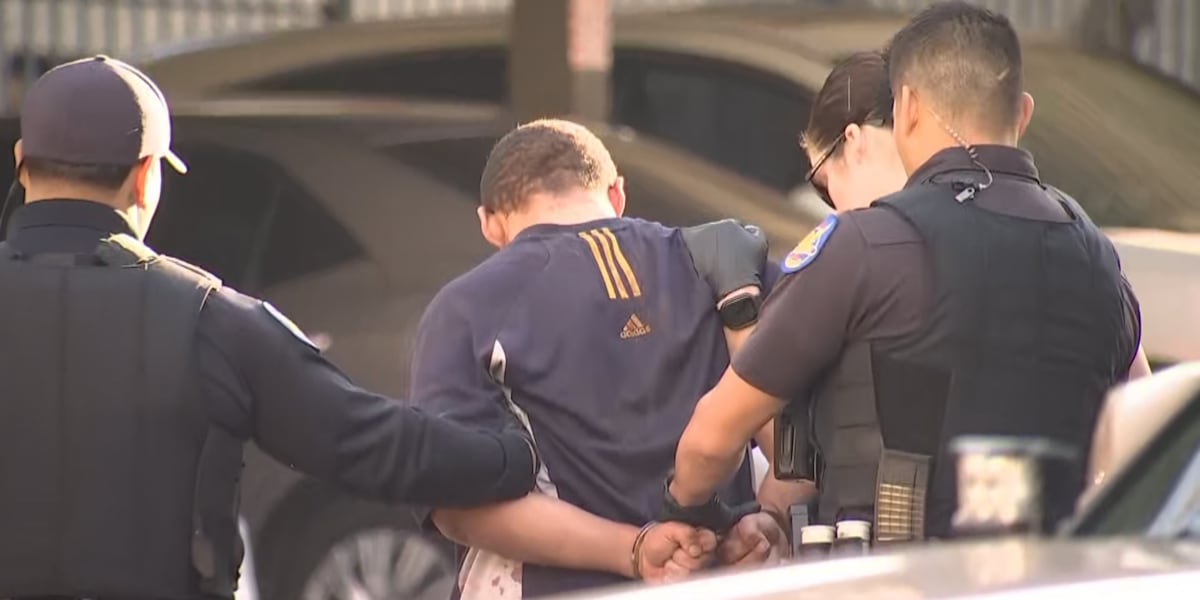 Man In Police Custody After Standoff At Phoenix Apartment