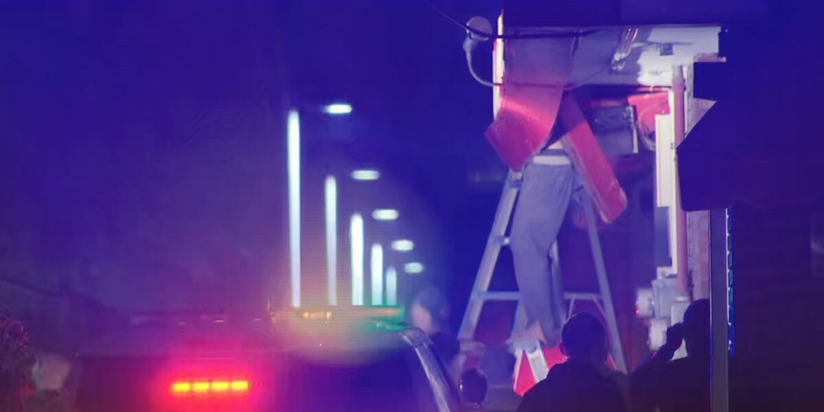 Burglary Suspect Arrested After Getting Stuck In Roof Of Phoenix Restaurant